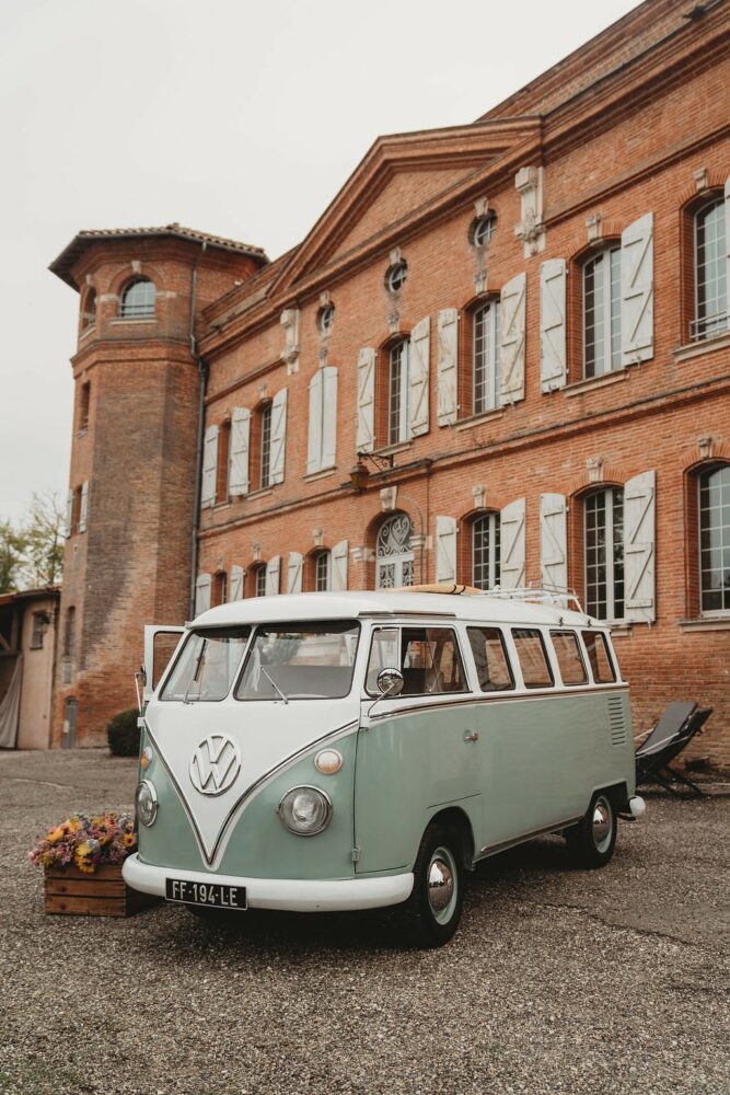 Un mariage coloré en combi vw près de Toulouse – La Sœur de la Mariée